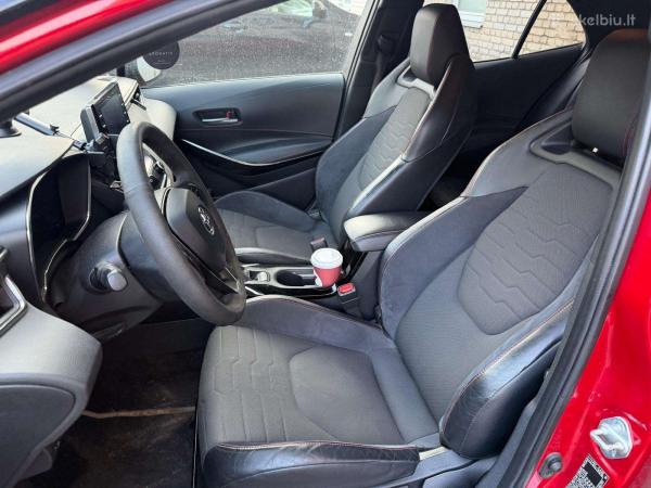 Sarkans Toyota Corolla 2019 Kauņa, ar dzinēja tilpumu 1.80 L un nobraukumu 125 tūkst. km par 14000 €, foto 5 vietnē AUTOMOTO.COM.LV