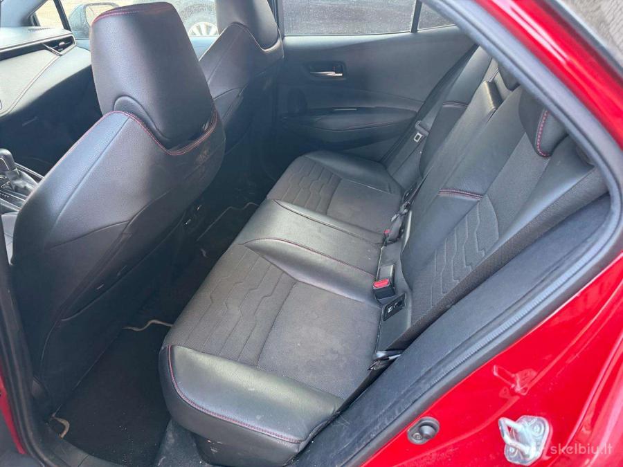 Red Toyota Corolla 2019 in Kaunas, with an engine capacity of 1.80 L and mileage of 125 thousand km for 14000 €, photo 7 on AUTOMOTO.COM.LV