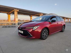 Red Toyota Corolla 2019 in Vilnius, with an engine capacity of 1.99 L and mileage of 88 thousand km for 18900 €, photo  on AUTOMOTO.COM.LV