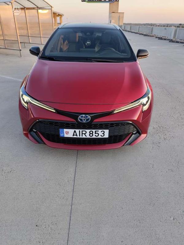 Sarkans Toyota Corolla 2019 Viļņa, ar dzinēja tilpumu 1.99 L un nobraukumu 88 tūkst. km par 18900 €, foto 2 vietnē AUTOMOTO.COM.LV