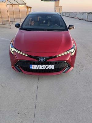 Sarkans Toyota Corolla 2019 Viļņa, ar dzinēja tilpumu 1.99 L un nobraukumu 88 tūkst. km par 18900 €, foto 3 vietnē AUTOMOTO.COM.LV