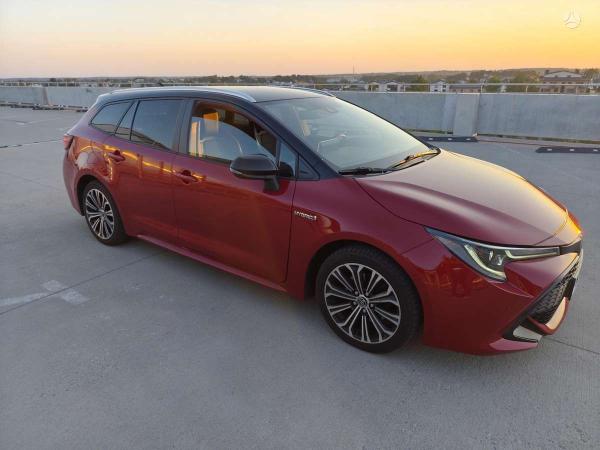 Sarkans Toyota Corolla 2019 Viļņa, ar dzinēja tilpumu 1.99 L un nobraukumu 88 tūkst. km par 18900 €, foto 3 vietnē AUTOMOTO.COM.LV