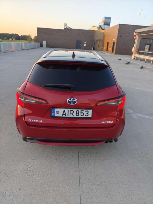 Sarkans Toyota Corolla 2019 Viļņa, ar dzinēja tilpumu 1.99 L un nobraukumu 88 tūkst. km par 18900 €, foto 4 vietnē AUTOMOTO.COM.LV