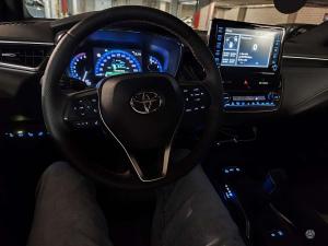 Sarkans Toyota Corolla 2019 Viļņa, ar dzinēja tilpumu 1.99 L un nobraukumu 88 tūkst. km par 18900 €, foto 11 vietnē AUTOMOTO.COM.LV