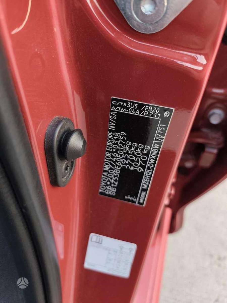 Sarkans Toyota Corolla 2019 Viļņa, ar dzinēja tilpumu 1.99 L un nobraukumu 88 tūkst. km par 18900 €, foto 14 vietnē AUTOMOTO.COM.LV