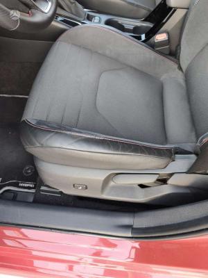 Sarkans Toyota Corolla 2019 Viļņa, ar dzinēja tilpumu 1.99 L un nobraukumu 88 tūkst. km par 18900 €, foto 15 vietnē AUTOMOTO.COM.LV