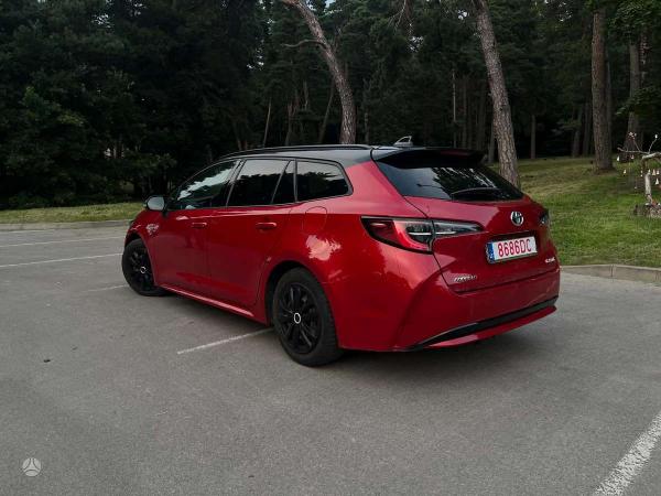 Sarkans Toyota Corolla 2019 Kauņa, ar dzinēja tilpumu 1.80 L un nobraukumu 163 tūkst. km par 14900 €, foto  vietnē AUTOMOTO.COM.LV