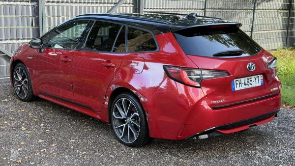Red Toyota Corolla 2019 in Jonava, with an engine capacity of 1.99 L and mileage of 229 thousand km for 8400 €, photo 1 on AUTOMOTO.COM.LV