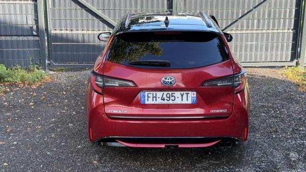 Red Toyota Corolla 2019 in Jonava, with an engine capacity of 1.99 L and mileage of 229 thousand km for 8400 €, photo 2 on AUTOMOTO.COM.LV