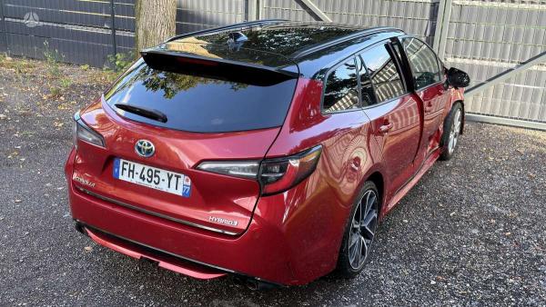 Red Toyota Corolla 2019 in Jonava, with an engine capacity of 1.99 L and mileage of 229 thousand km for 8400 €, photo 3 on AUTOMOTO.COM.LV