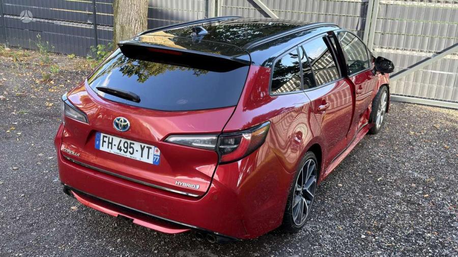Red Toyota Corolla 2019 in Jonava, with an engine capacity of 1.99 L and mileage of 229 thousand km for 8400 €, photo 4 on AUTOMOTO.COM.LV