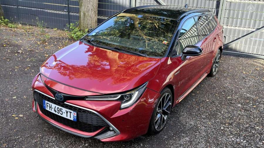 Red Toyota Corolla 2019 in Jonava, with an engine capacity of 1.99 L and mileage of 229 thousand km for 8400 €, photo 16 on AUTOMOTO.COM.LV