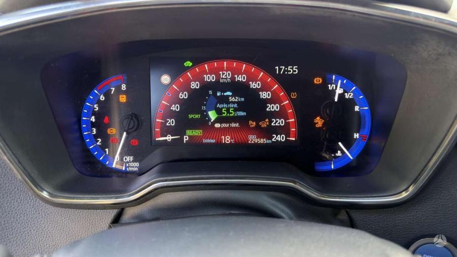 Red Toyota Corolla 2019 in Jonava, with an engine capacity of 1.99 L and mileage of 229 thousand km for 8400 €, photo 25 on AUTOMOTO.COM.LV