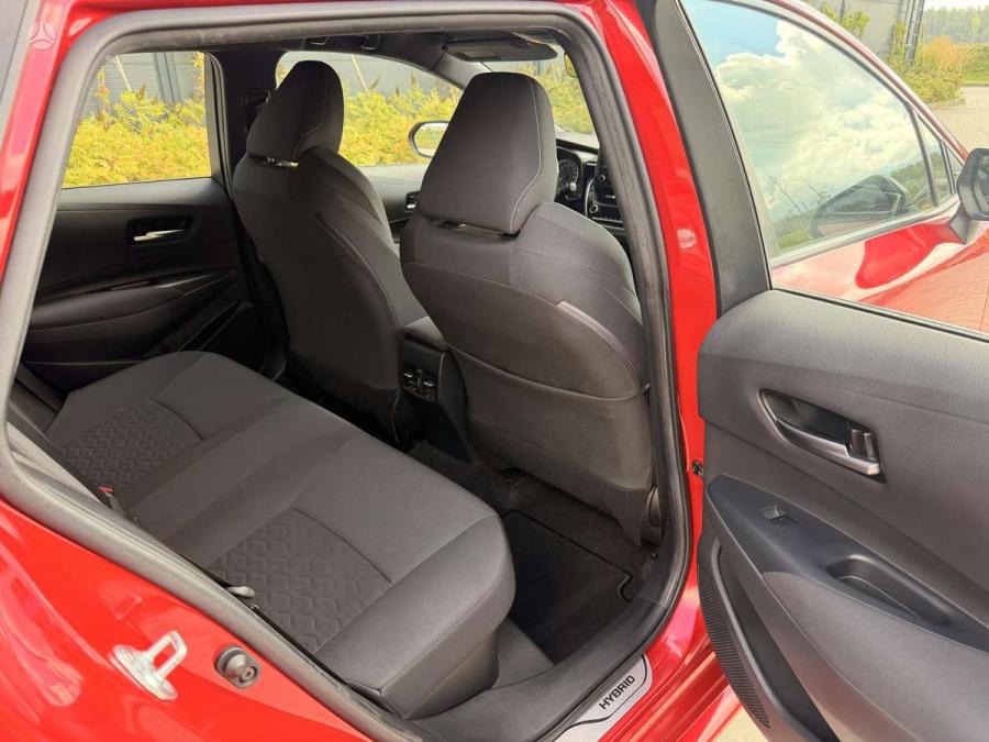 Sarkans Toyota Corolla 2019 Viļņa, ar dzinēja tilpumu 1.80 L un nobraukumu 123 tūkst. km par 17350 €, foto 32 vietnē AUTOMOTO.COM.LV