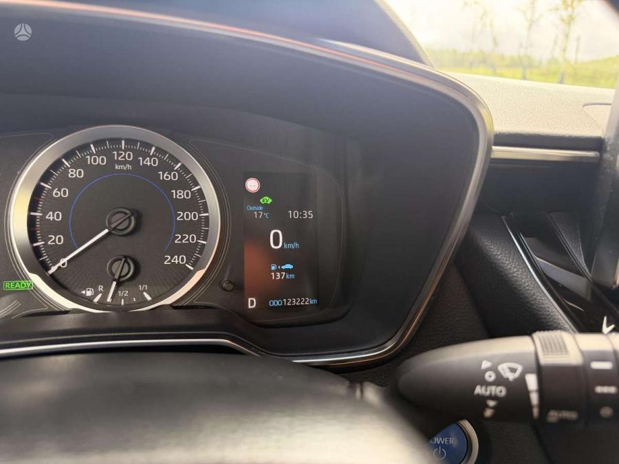Sarkans Toyota Corolla 2019 Viļņa, ar dzinēja tilpumu 1.80 L un nobraukumu 123 tūkst. km par 17350 €, foto 38 vietnē AUTOMOTO.COM.LV