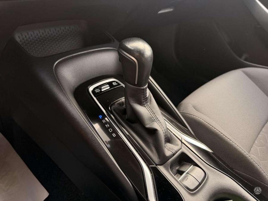 Sarkans Toyota Corolla 2019 Viļņa, ar dzinēja tilpumu 1.80 L un nobraukumu 123 tūkst. km par 17350 €, foto 41 vietnē AUTOMOTO.COM.LV