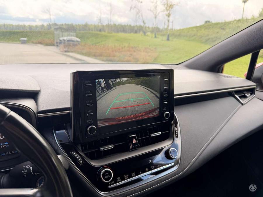 Sarkans Toyota Corolla 2019 Viļņa, ar dzinēja tilpumu 1.80 L un nobraukumu 123 tūkst. km par 17350 €, foto 43 vietnē AUTOMOTO.COM.LV