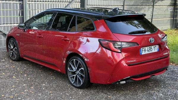 Red Toyota Corolla 2019 in Jonava, with an engine capacity of 1.99 L and mileage of 229 thousand km for 8250 €, photo 8 on AUTOMOTO.COM.LV
