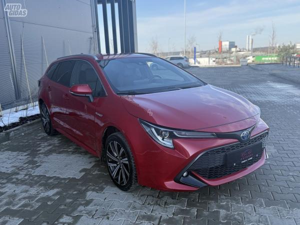 Red Toyota Corolla 2021 in Vilnius, with an engine capacity of 1.80 L and mileage of 116 thousand km for 16700 €, photo 4 on AUTOMOTO.COM.LV