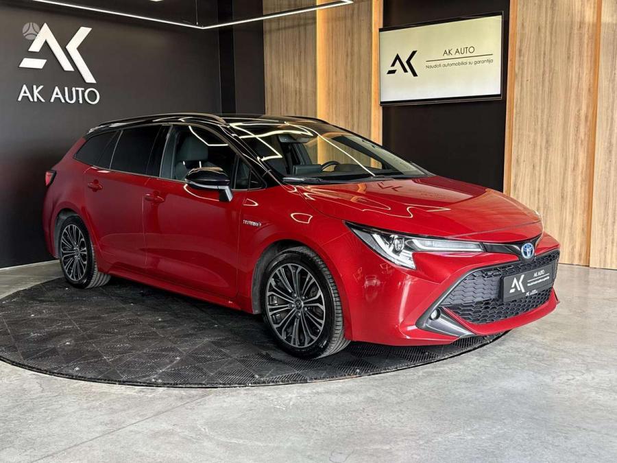 Red Toyota Corolla 2021 in Kaunas, with an engine capacity of 1.99 L and mileage of 138 thousand km for 18990 €, photo 3 on AUTOMOTO.COM.LV
