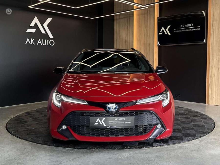 Red Toyota Corolla 2021 in Kaunas, with an engine capacity of 1.99 L and mileage of 138 thousand km for 18990 €, photo 5 on AUTOMOTO.COM.LV