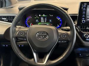 Red Toyota Corolla 2021 in Kaunas, with an engine capacity of 1.99 L and mileage of 138 thousand km for 18990 €, photo 15 on AUTOMOTO.COM.LV