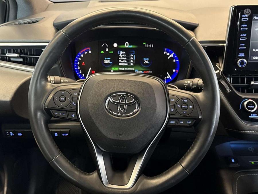 Red Toyota Corolla 2021 in Kaunas, with an engine capacity of 1.99 L and mileage of 138 thousand km for 18990 €, photo 15 on AUTOMOTO.COM.LV