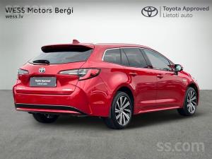 Red Toyota Corolla 2021 in Riga, with an engine capacity of 1.80 L and mileage of 71 thousand km for 19990 €, photo 3 on AUTOMOTO.COM.LV
