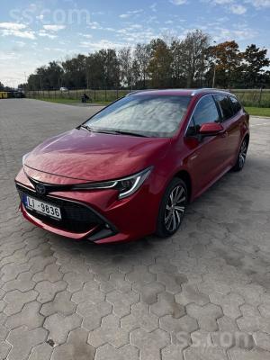 Красный Тойота Королла 2021 в Рига, объемом двигателя 1.80 л и пробегом 94 тыс. км за 17490 €, фото 3 на AUTOMOTO.COM.LV