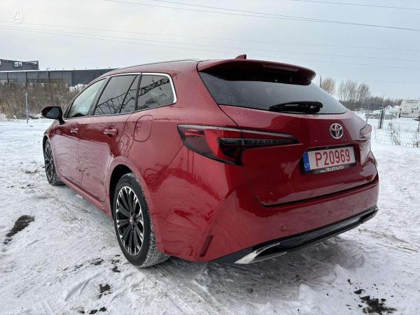 Sarkans Toyota Corolla 2023 Kauņa, ar dzinēja tilpumu 1.80 L un nobraukumu 22 tūkst. km par 17200 €, foto 4 vietnē AUTOMOTO.COM.LV