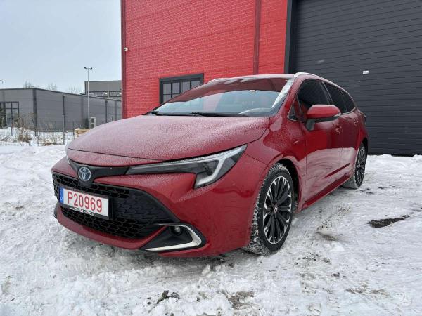 Red Toyota Corolla 2023 in Kaunas, with an engine capacity of 1.80 L and mileage of 265 thousand km for 17200 €, photo 1 on AUTOMOTO.COM.LV