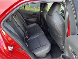 Sarkans Toyota Corolla 2023 Viļņa, ar dzinēja tilpumu 1.99 L un nobraukumu 21 tūkst. km par 19350 €, foto 37 vietnē AUTOMOTO.COM.LV