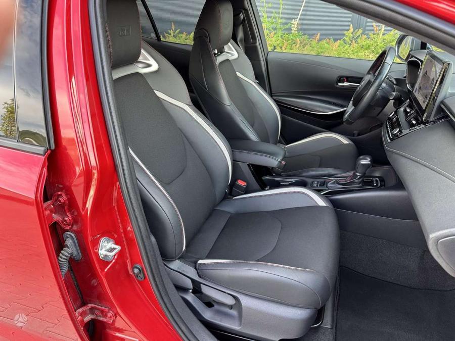 Sarkans Toyota Corolla 2023 Viļņa, ar dzinēja tilpumu 1.99 L un nobraukumu 21 tūkst. km par 19350 €, foto 39 vietnē AUTOMOTO.COM.LV