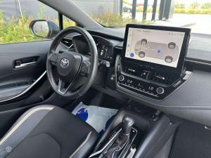 Sarkans Toyota Corolla 2023 Viļņa, ar dzinēja tilpumu 1.99 L un nobraukumu 21 tūkst. km par 19350 €, foto 41 vietnē AUTOMOTO.COM.LV