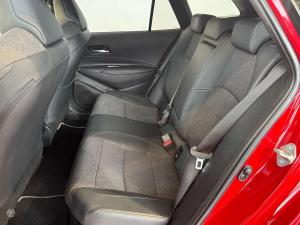 Red Toyota Corolla 2024 in Siauliai, with an engine capacity of 1.99 L and mileage of 102 thousand km for 23300 €, photo 23 on AUTOMOTO.COM.LV
