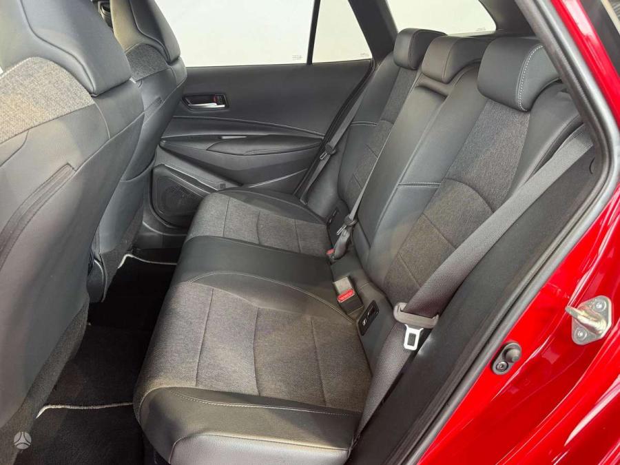 Red Toyota Corolla 2024 in Siauliai, with an engine capacity of 1.99 L and mileage of 102 thousand km for 23300 €, photo 23 on AUTOMOTO.COM.LV