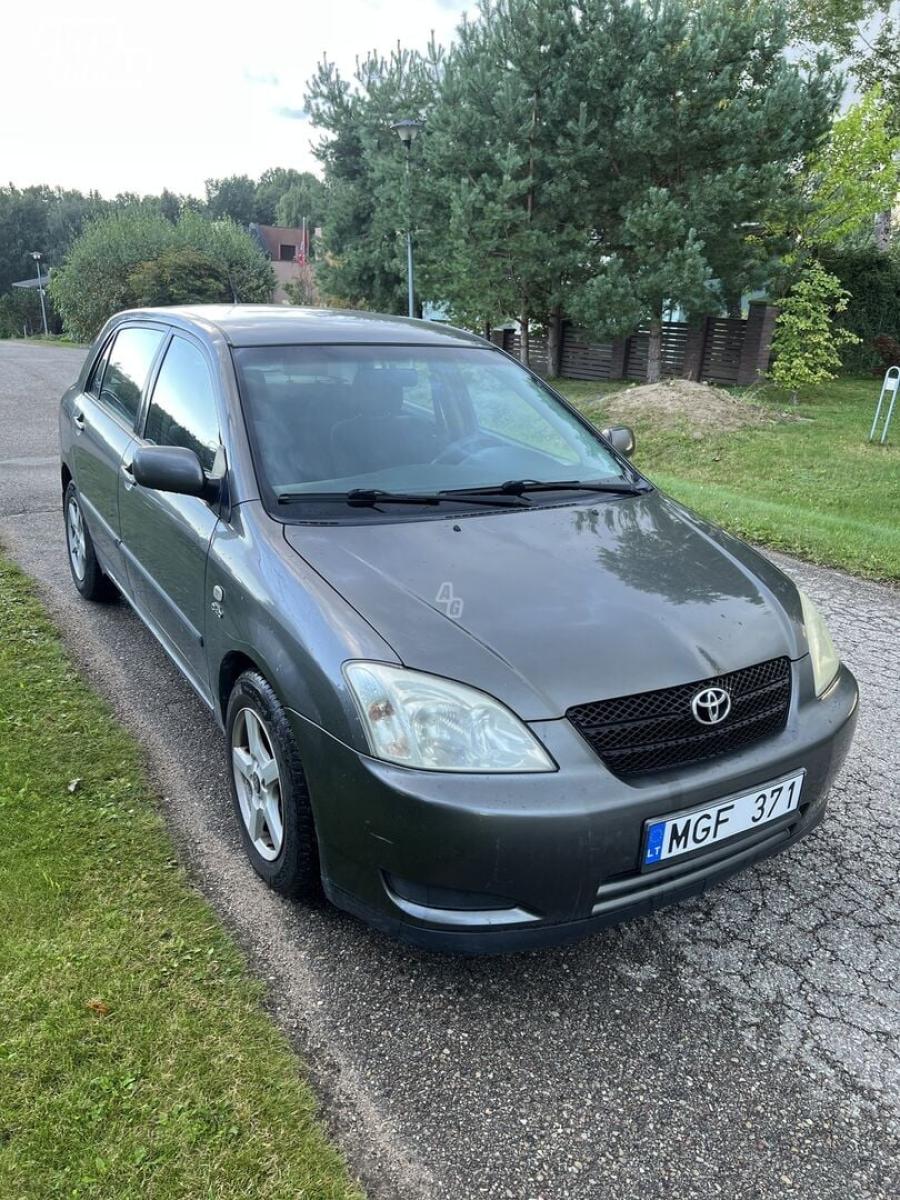 Toyota Corolla 2003 in Vilnius, with an engine capacity of 2.00 L and mileage of 256 thousand km for 1050 €, photo 3 on AUTOMOTO.COM.LV