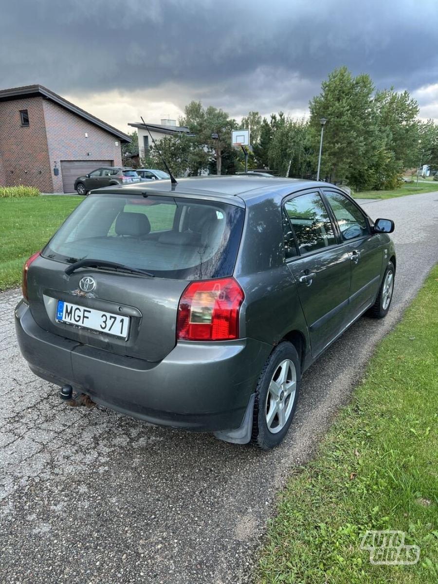 Toyota Corolla 2003 in Vilnius, with an engine capacity of 2.00 L and mileage of 256 thousand km for 1050 €, photo 4 on AUTOMOTO.COM.LV