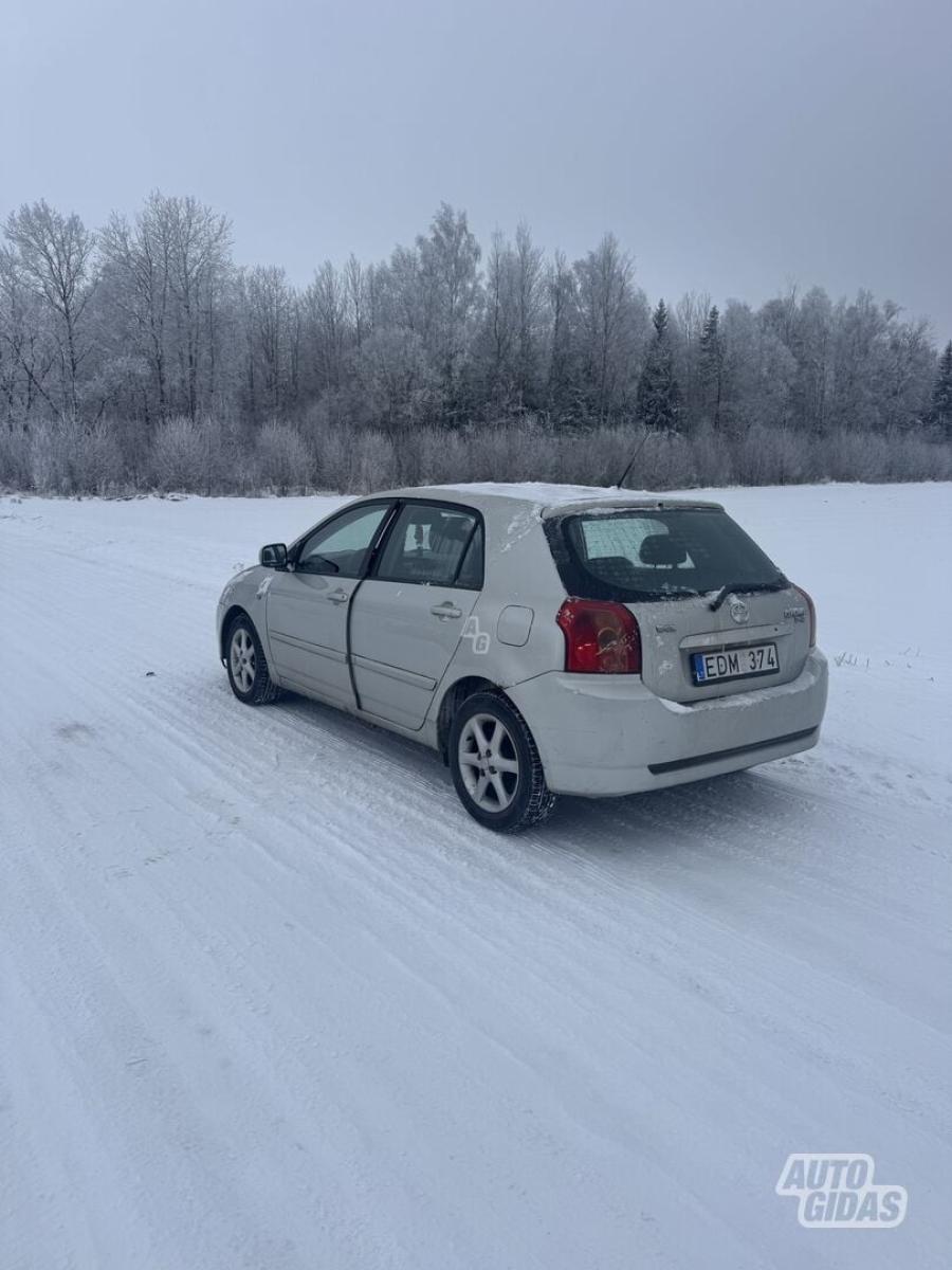Toyota Corolla 2005 Panevēža, ar dzinēja tilpumu 2.00 L un nobraukumu 300 tūkst. km par 1500 €, foto 5 vietnē AUTOMOTO.COM.LV