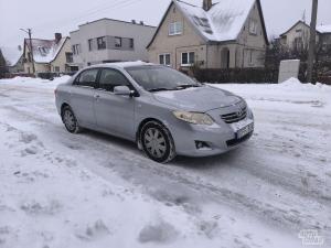 Toyota Corolla 2007 in Kaunas, with an engine capacity of 1.60 L and mileage of 290 thousand km for 2999 €, photo 3 on AUTOMOTO.COM.LV