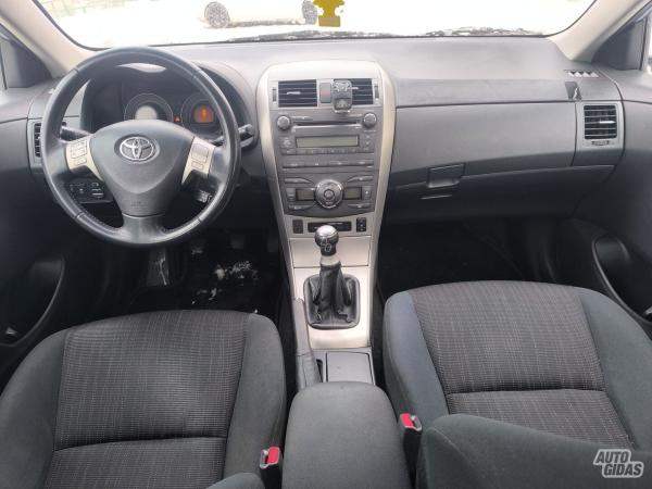 Toyota Corolla 2007 in Kaunas, with an engine capacity of 1.60 L and mileage of 290 thousand km for 2999 €, photo 10 on AUTOMOTO.COM.LV