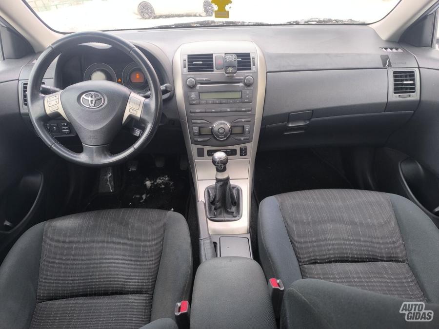 Toyota Corolla 2007 in Kaunas, with an engine capacity of 1.60 L and mileage of 290 thousand km for 2999 €, photo 10 on AUTOMOTO.COM.LV