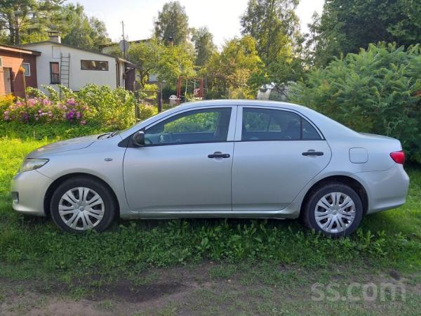 Toyota Corolla 2007 in Riga, with an engine capacity of 1.60 L and mileage of 203 thousand km for 2500 €, photo 2 on AUTOMOTO.COM.LV