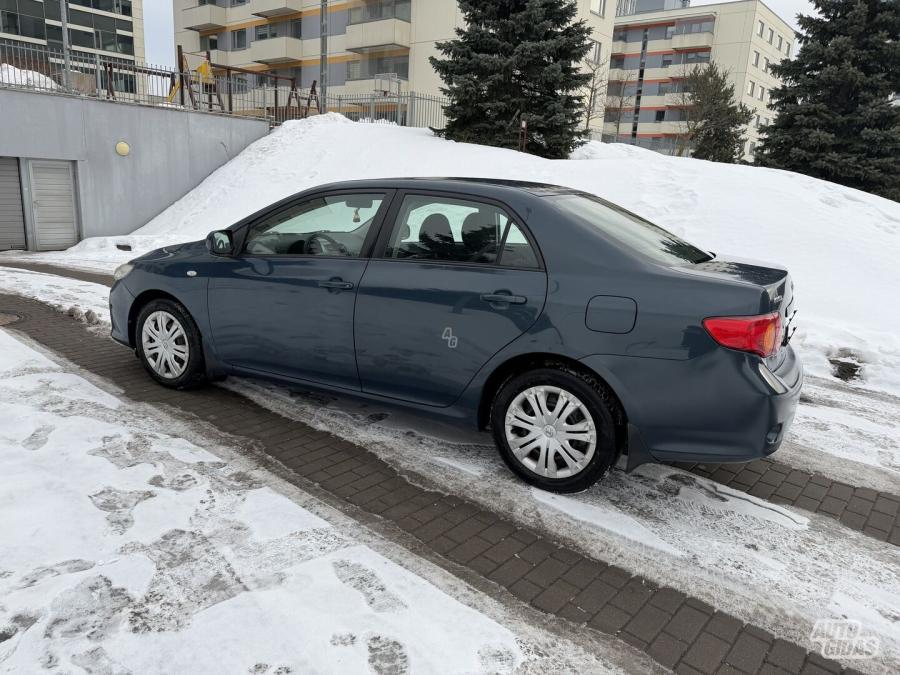 Toyota Corolla 2007 Viļņa, ar dzinēja tilpumu 1.60 L un nobraukumu 241 tūkst. km par 2750 €, foto 4 vietnē AUTOMOTO.COM.LV