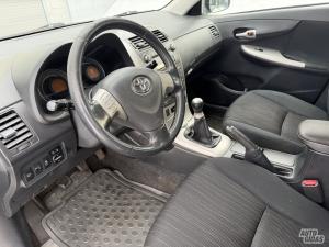 Toyota Corolla 2007 Viļņa, ar dzinēja tilpumu 1.60 L un nobraukumu 241 tūkst. km par 2750 €, foto 18 vietnē AUTOMOTO.COM.LV