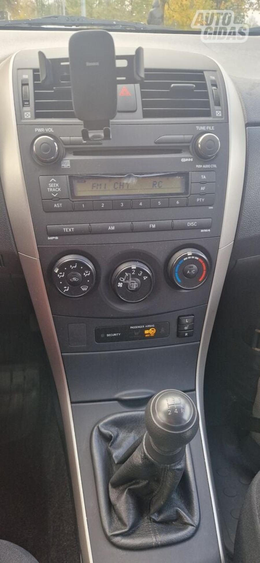 Toyota Corolla 2007 in Sirvintos, with an engine capacity of 1.60 L and mileage of 388 thousand km for 2100 €, photo 12 on AUTOMOTO.COM.LV