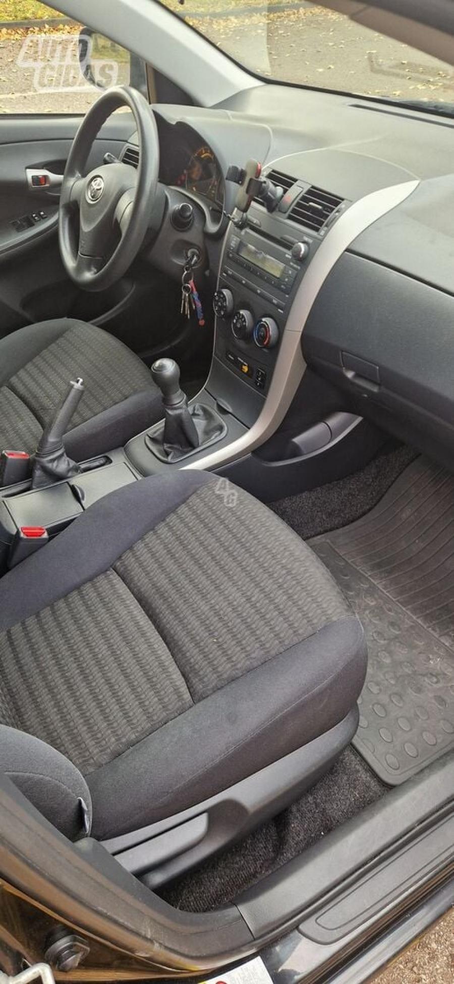 Toyota Corolla 2007 in Sirvintos, with an engine capacity of 1.60 L and mileage of 388 thousand km for 2100 €, photo 14 on AUTOMOTO.COM.LV