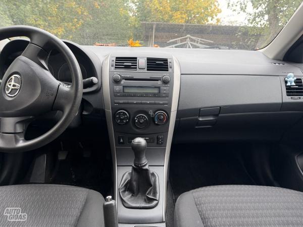 Toyota Corolla 2008 Viļņa vietnē Toyota Corolla 2008 Viļņa, ar dzinēja tilpumu 2.00 L un nobraukumu 250 tūkst. km par 900 €, foto 6 vietnē AUTOMOTO.COM.LV