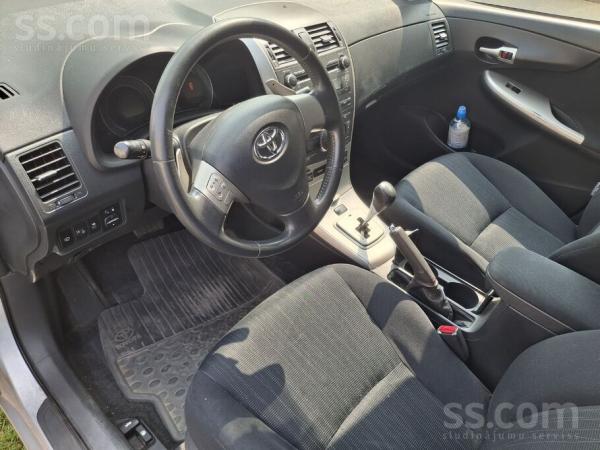 Toyota Corolla 2009 Rīga, ar dzinēja tilpumu 1.60 L un nobraukumu 240 tūkst. km par 35450 €, foto 3 vietnē AUTOMOTO.COM.LV