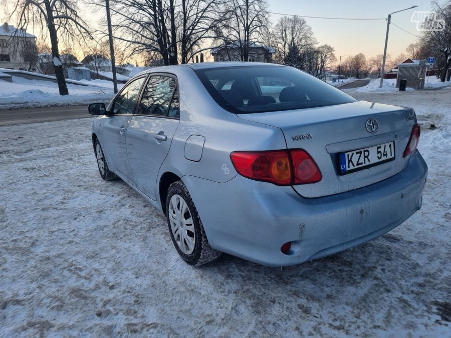 Toyota Corolla 2009 in Vilnius, with an engine capacity of 1.60 L and mileage of 123 thousand km for 2800 €, photo 4 on AUTOMOTO.COM.LV